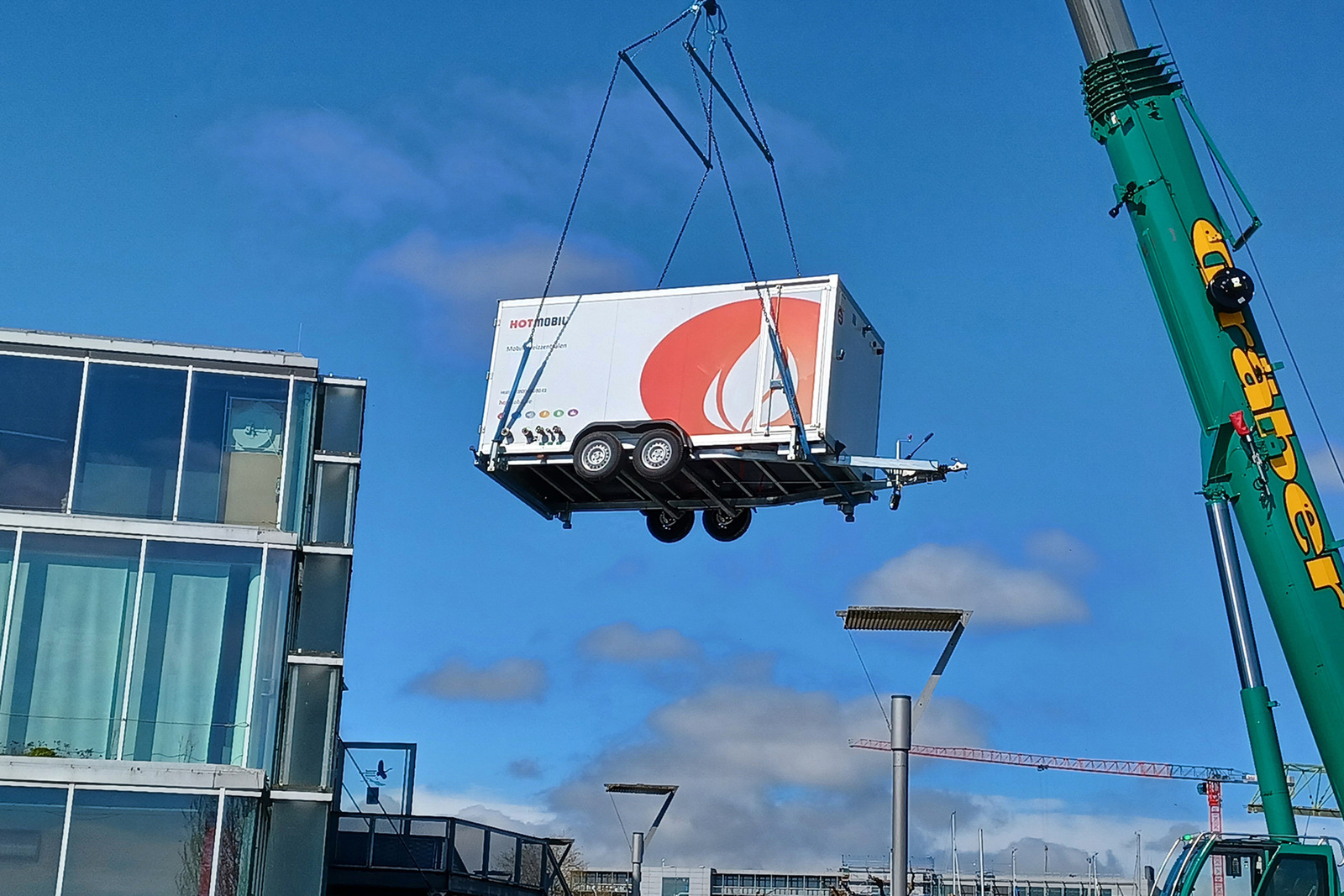 Mobile Heizzentrale: Haie schwimmen wieder in gewohnt warmem Wasser